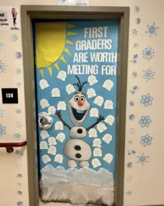 7 Creative Ideas for Winter and Holiday Classroom Door Decorations ...